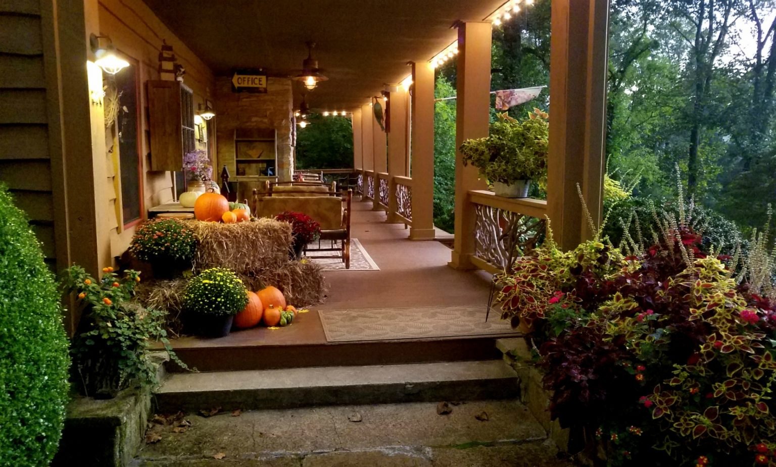 Romantic Fall Getaways You'll Fall in Love With | Select Registry