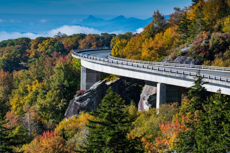 10 Incredible Blue Ridge Parkway Spots You MUST SEE in Fall